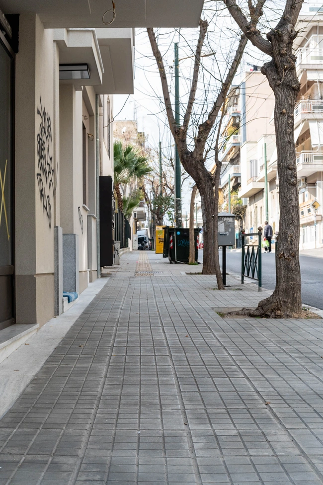 Πεζοδρόμια που αντιστοιχούν σε έκταση όσο 11 Ολυμπιακά Στάδια ...