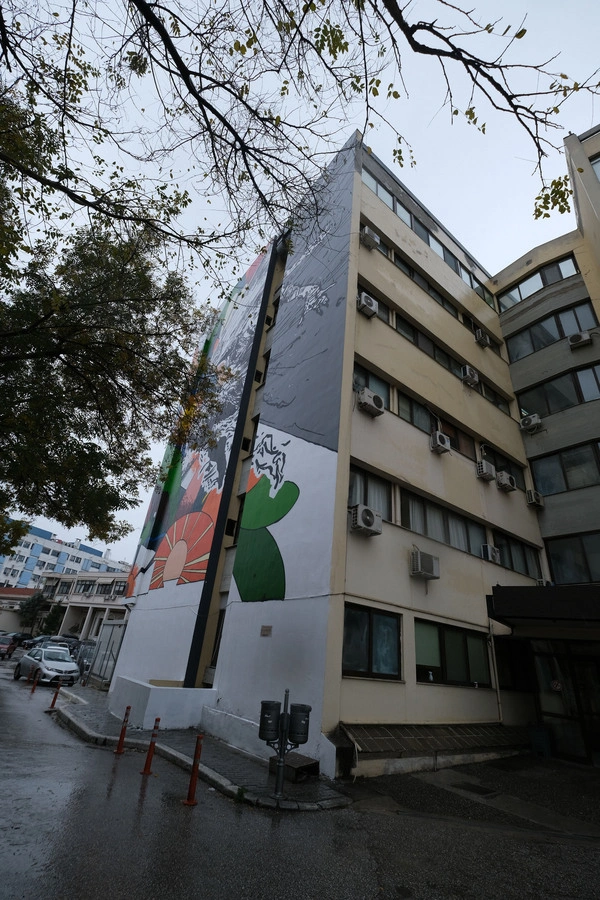 Εντυπωσιακή τοιχογραφία στο Ιπποκράτειο νοσοκομείο κατά των εξαρτήσεων