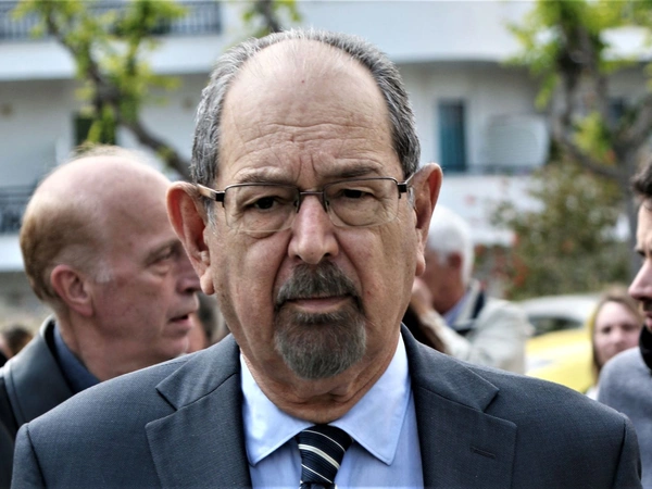 Πέθανε ο Τάκης Βουγιουκλάκης