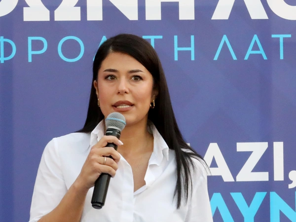 Η Αφροδίτη Λατινοπούλου και η ακροδεξιά της ξυρισμένης μασχάλης