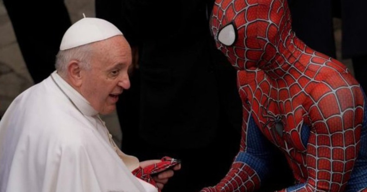 Όταν ο Πάπας Φραγκίσκος συνάντησε τον Spiderman στο Βατικανό