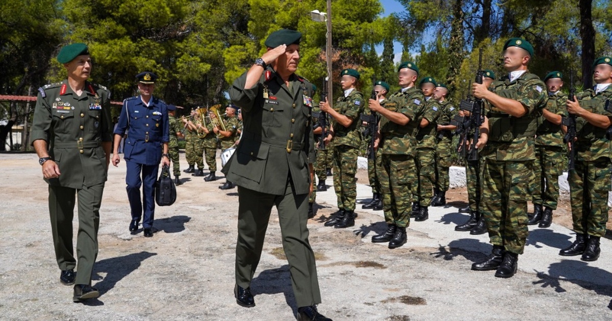 Αρχηγός ΓΕΕΘΑ από τον Εβρο: «Είμαστε έτοιμοι και δυνατοί», λέει ο ...