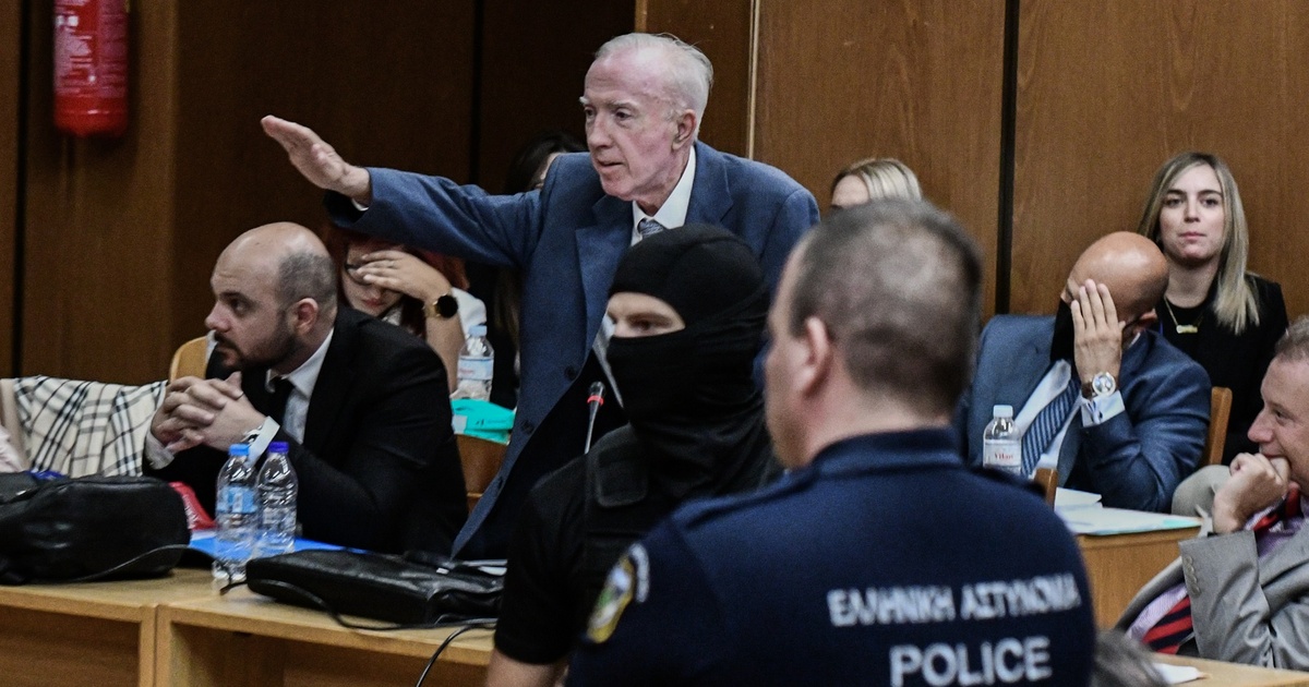 Δίκη Χρυσής Αυγής: Αγνοια της έδρας για το ναζιστικό χαιρετισμό Πλεύρη