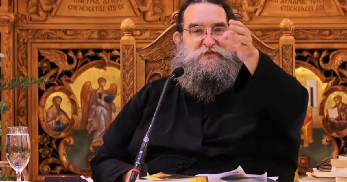 Κιβωτός του Κόσμου: Αυτός είναι ο ιερέας που υποστηρίζει τον πατέρα Αντώνιο