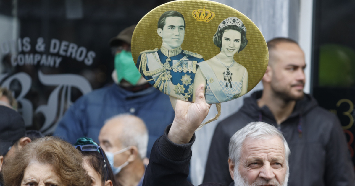 Κηδεία Κωνσταντίνου: Το στεφάνι της Αννας Μαρίας - Η σημασία πίσω από ...