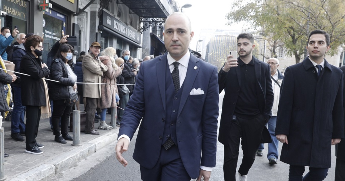 Κωνσταντίνος Μπογδάνος: «Γύφτοι κατέλαβαν την πλατεία Πυροσβεστών ...