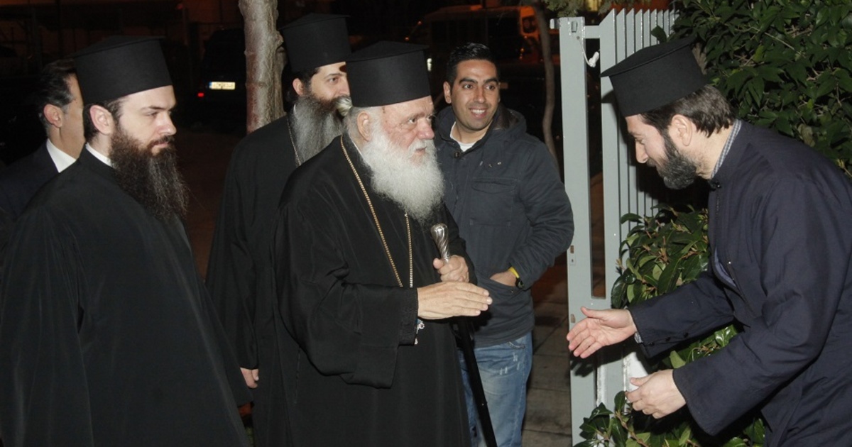 Κιβωτός του Κόσμου: Ιερώνυμος σε πατέρα Αντώνιο - «Δεν πας καλά»