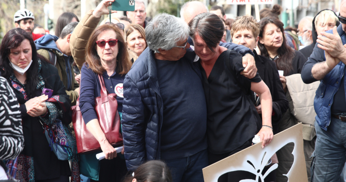 «Θέλουμε δικαιοσύνη»: Πορεία από τους γονείς του Ιάσονα που σκοτώθηκε ...