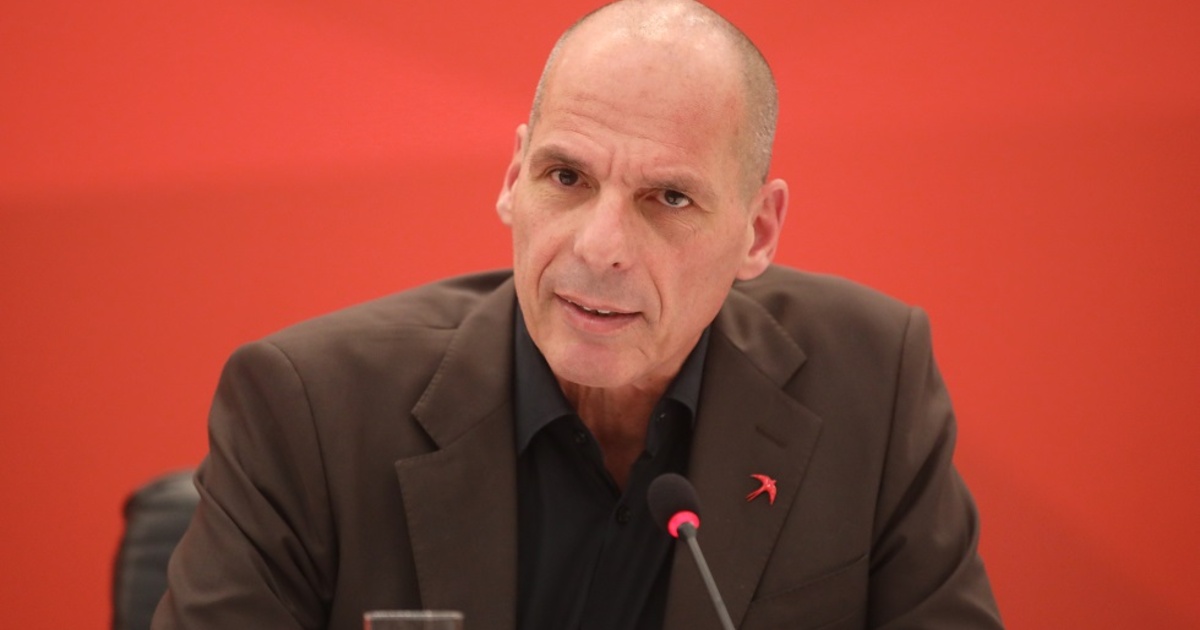 Βαρουφάκης σε δημοσιογράφο κατά τη διάρκεια συνεδρίου: «Είστε γελοία ...