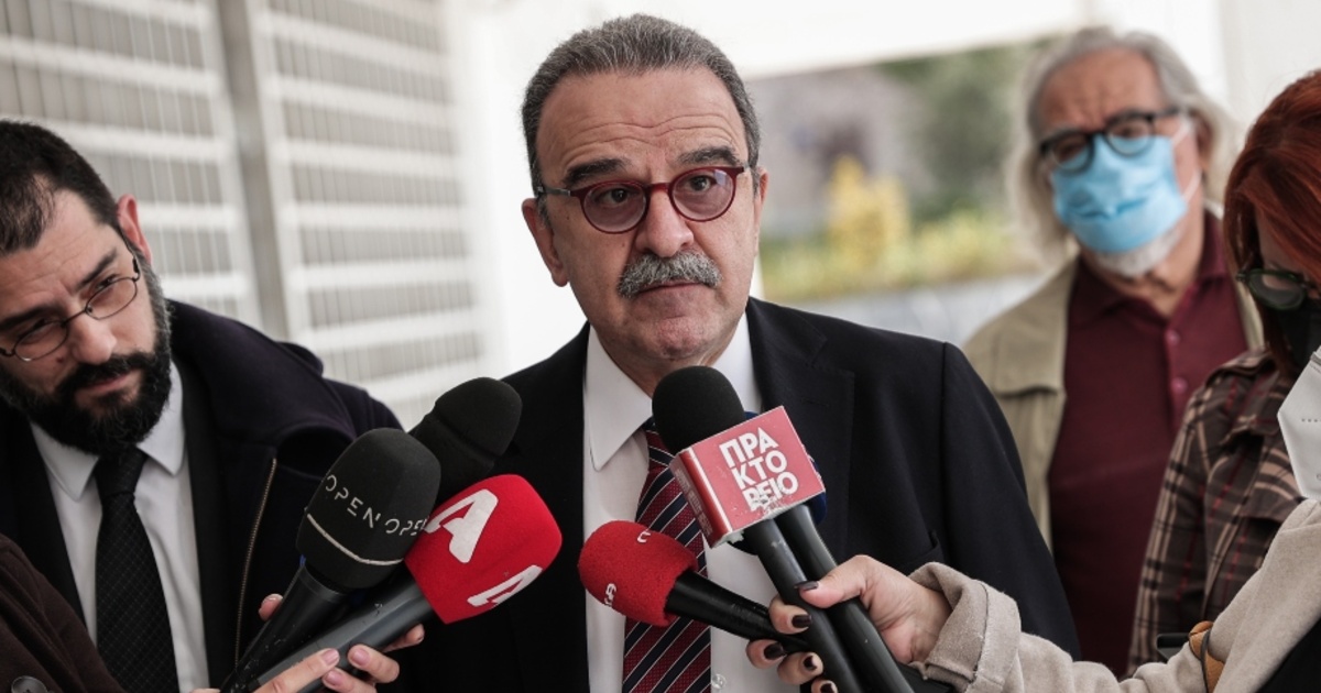 Καυστικό σχόλιο Μαντζουράνη για την «υπόκλιση» Γεραπετρίτη