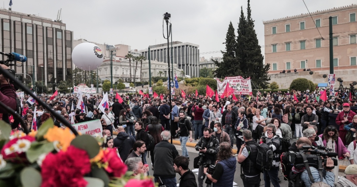 Εργατική Πρωτομαγιά: Εικόνες από τις πορείες στην Αθήνα