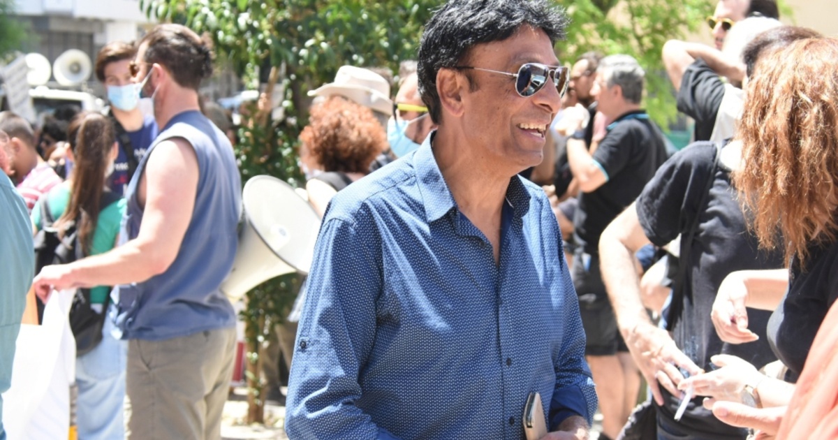 Βασίλης Παϊτέρης: Ο τραγουδιστής κατεβαίνει με το ΕΑΝ του Κανελλόπουλου