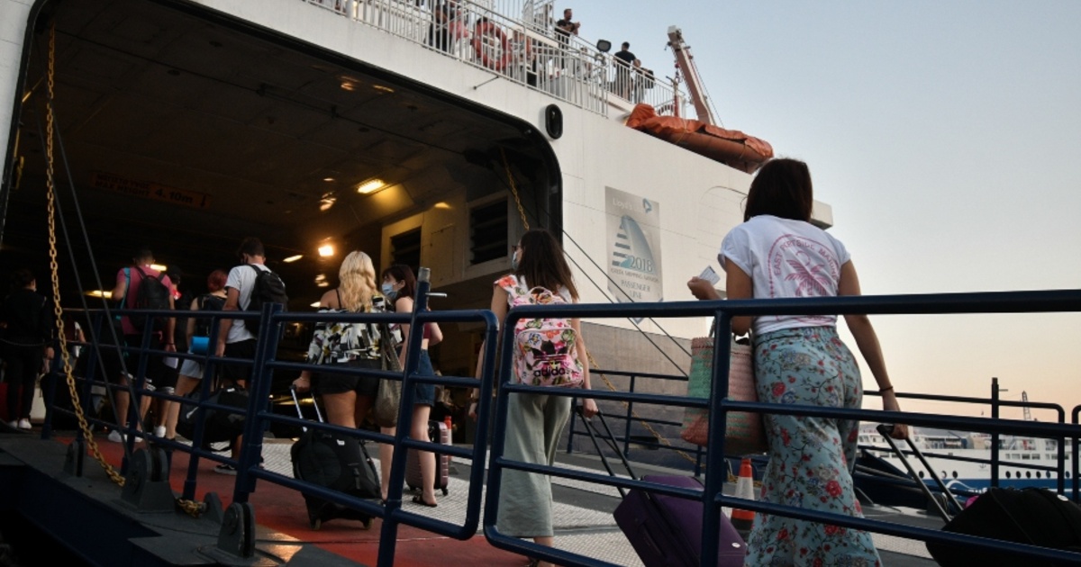 Στα ύψη τα εισιτήρια των πλοίων: Πόσο κοστίζει το ταξίδι - Στο «τραπέζι ...