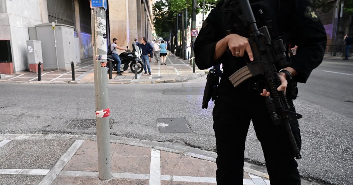 Κυψέλη: Οι εξηγήσεις που έδωσαν 33χρονη και 17χρονος για το καλάσνικοφ