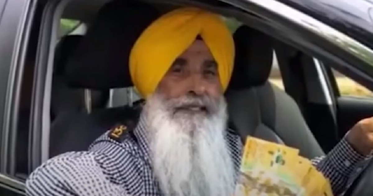 Ο «σεΐχης» ταξιτζής που βρήκε 8.000 δολάρια και τα επέστρεψε - «Τι να ...