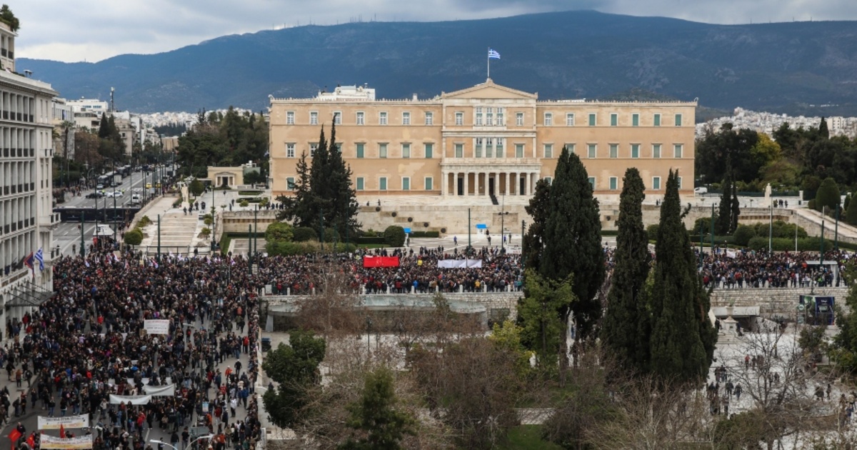 ΑΔΕΔΥ: 24ωρη απεργία στις 28 Φεβρουαρίου - Τι διεκδικεί