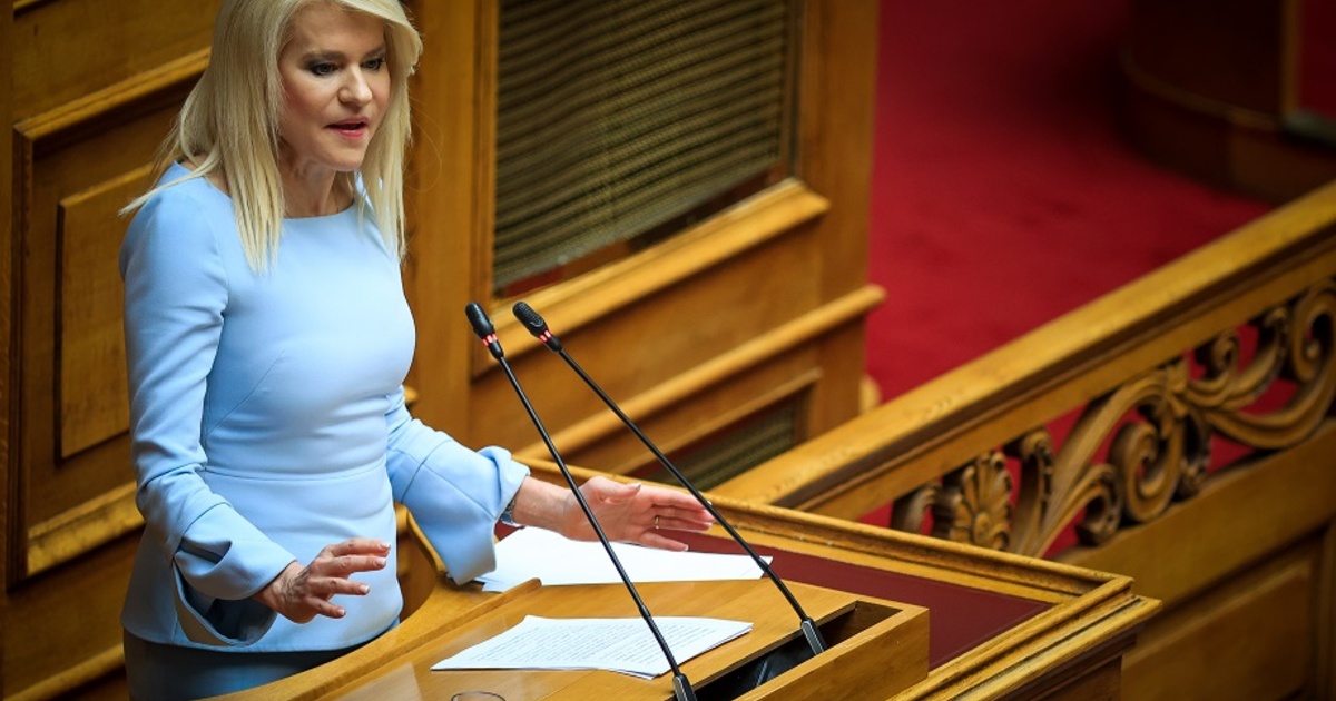 Η απίστευτη ατάκα της Τζάκρη στη Βέροια: «Στους αγρότες τον ήπιαμε»