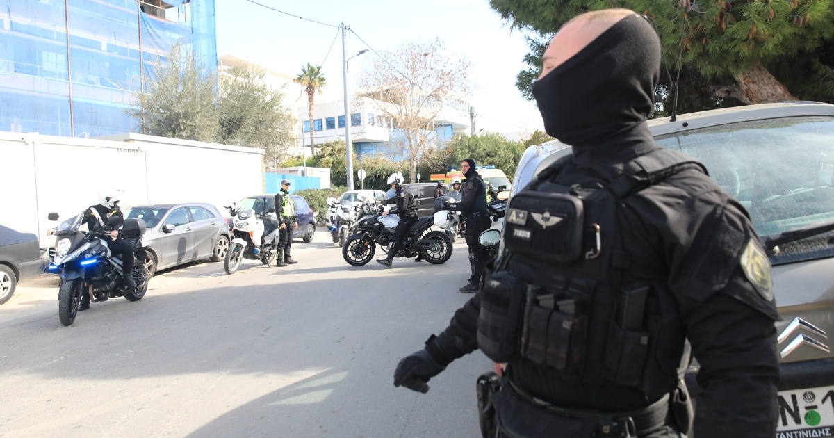 Ο 76χρονος έψαχνε τα «αφεντικά» της ναυτιλιακής στη Γλυφάδα - Εκτέλεσε ...