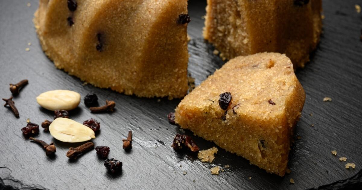 Χαλβάς σιμιγδαλένιος σε λίγα λεπτά - Η συνταγή από τον Άκη Πετρετζίκη