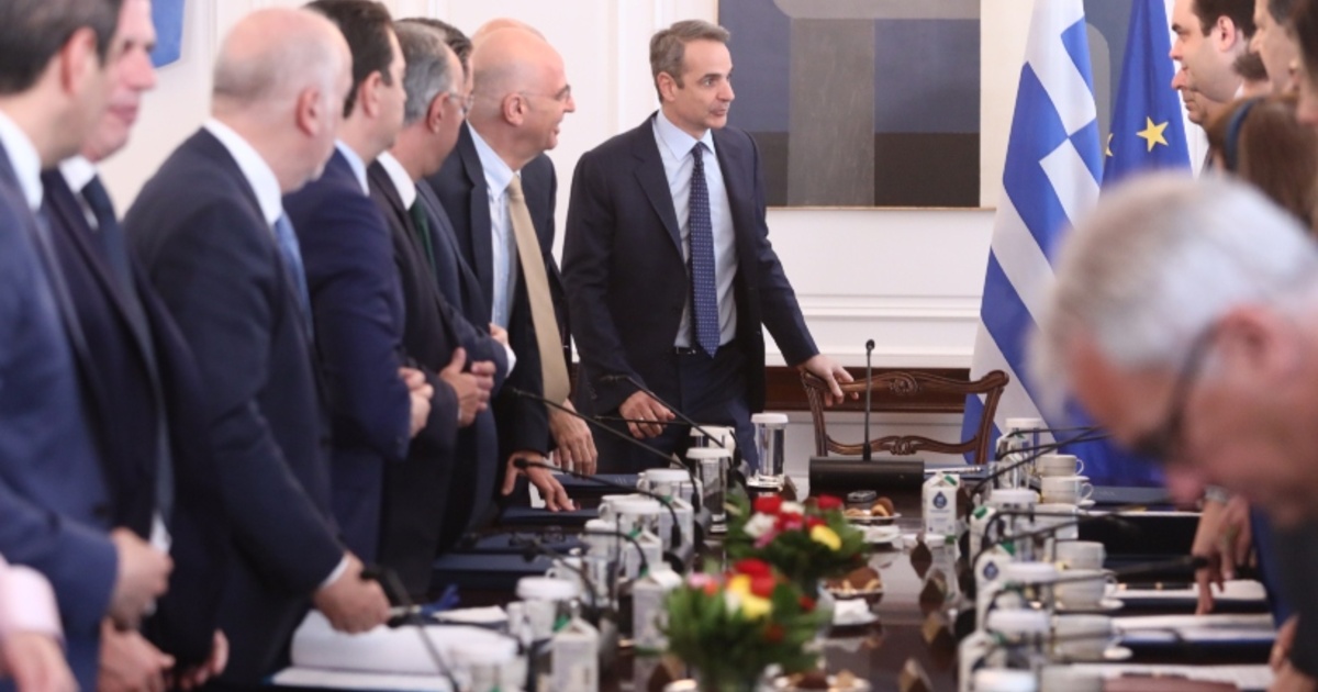 Μητσοτάκης: «Στα 830 ευρώ ο κατώτατος μισθός, σε ισχύ από την 1η Απριλίου»