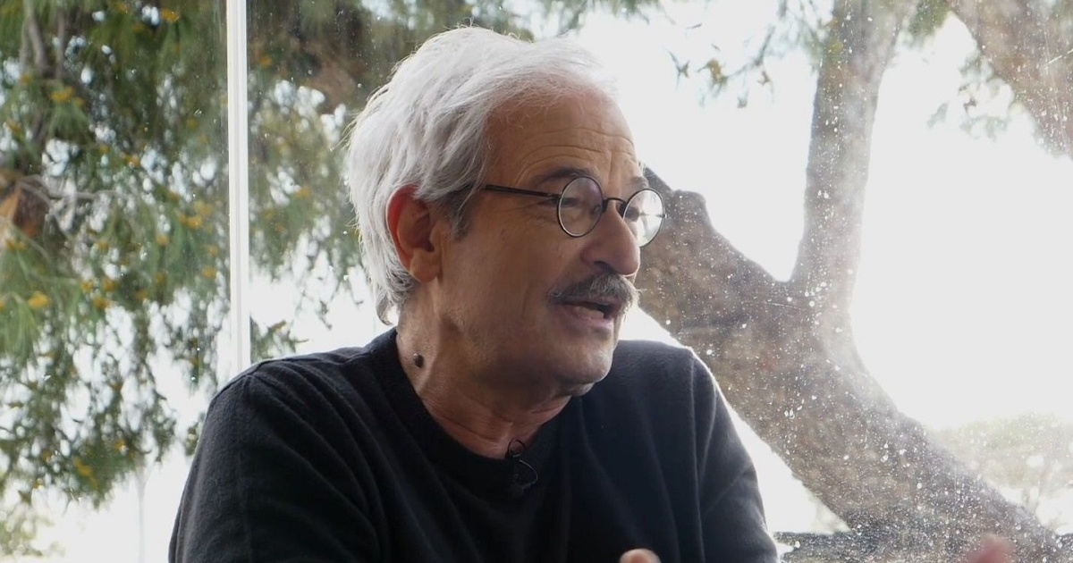Σαραφιανός: «Ήταν δύσκολη η συνύπαρξη με τη μητριά μου – Δεν με χώνεψε ...