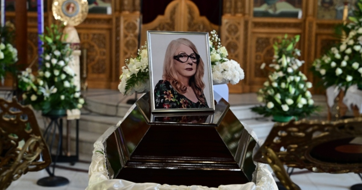 Σε κλίμα βαθιάς συγκίνησης η κηδεία της Άννας Παναγιωτόπουλου