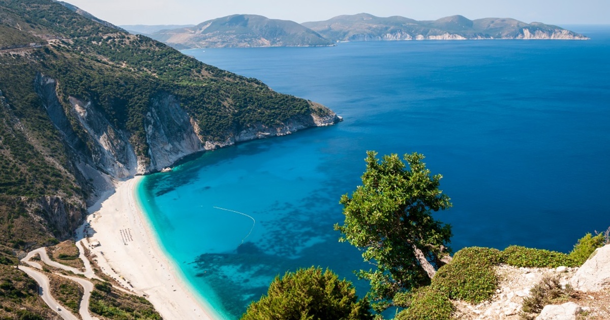 Οι 14 μαγευτικές παραλίες της Ελλάδας που ξεχωρίζει το Lonely Planet