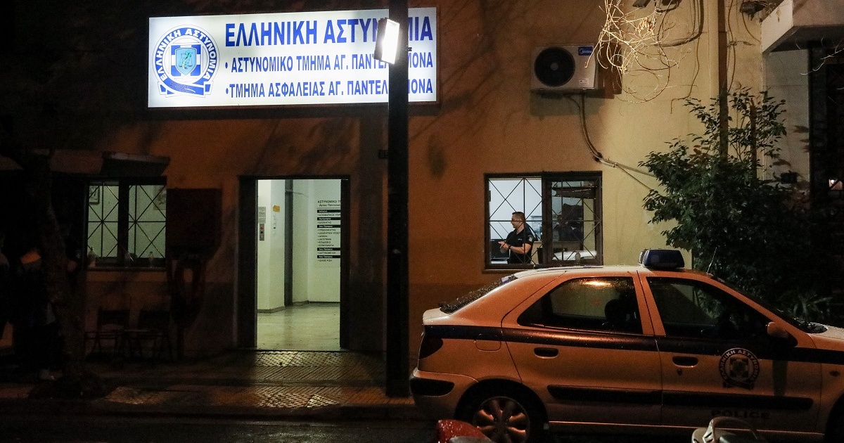 Καταγγελίες για τον θάνατο 37χρονου στο ΑΤ Αγίου Παντελεήμονα: «Έχουμε ...