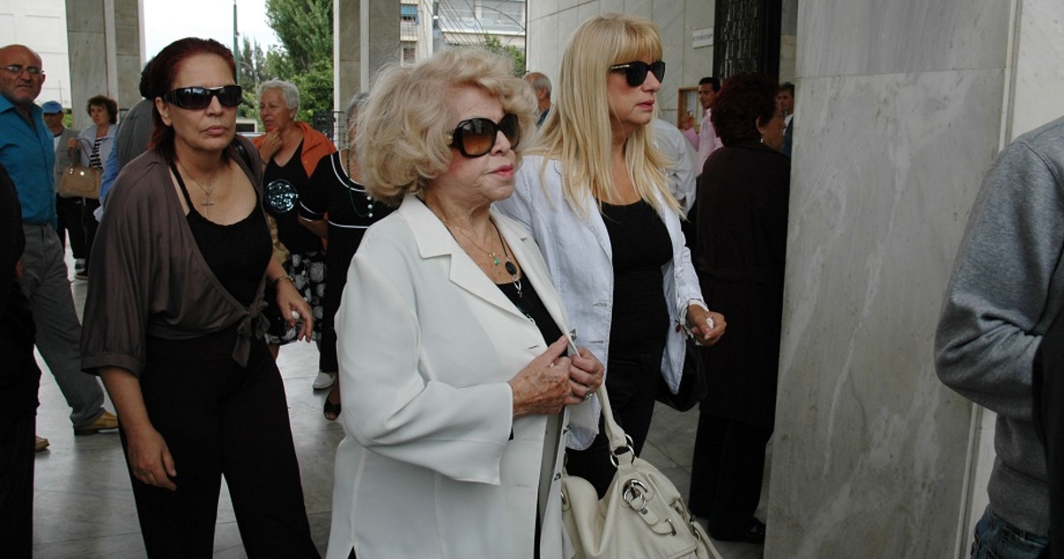 Σε βαριά κατάσταση η Καίτη Γκρέυ μετά το εγκεφαλικό: Χωρίς επαφή με το ...