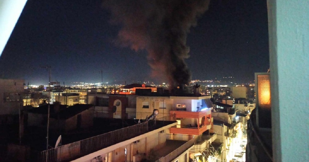 Φωτιά τώρα σε σπίτι στον Βόλο: Μεγάλη επιχείρηση της πυροσβεστικής