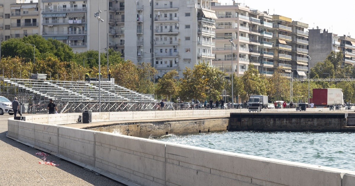 Άγνωστοι έσπασαν δέντρα που φυτεύτηκαν στη Νέα Παραλία της Θεσσαλονίκης