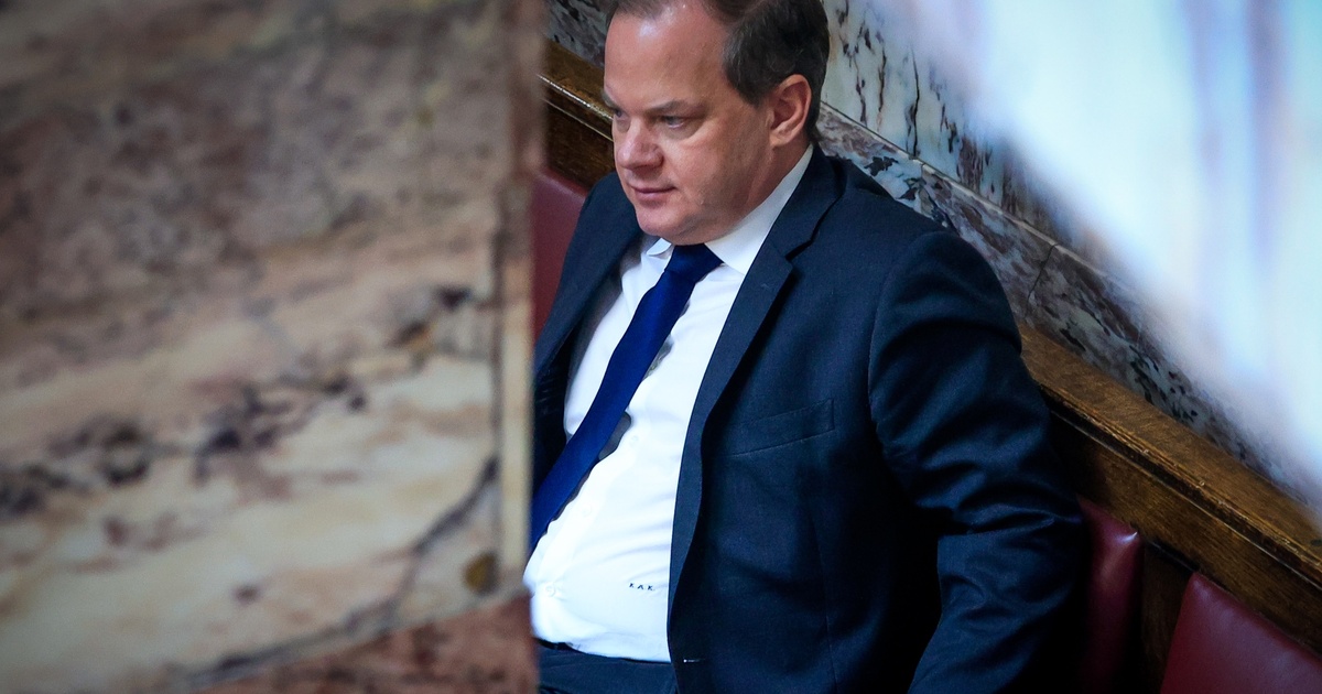 Μόνος στα έδρανα ο Κώστας Καραμανλής: Οι εικόνες που ξεχώρισαν στη Βουλή