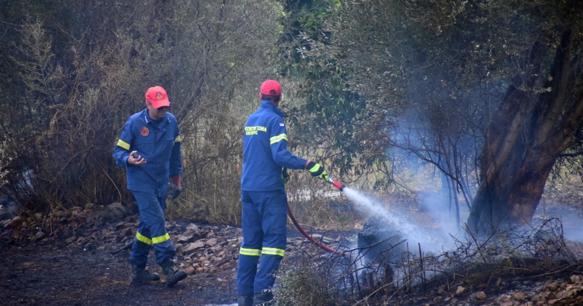 Φωτιά τώρα στο Κορωπί: Κινητοποίηση της πυροσβεστικής - Διάσπαρτα ...