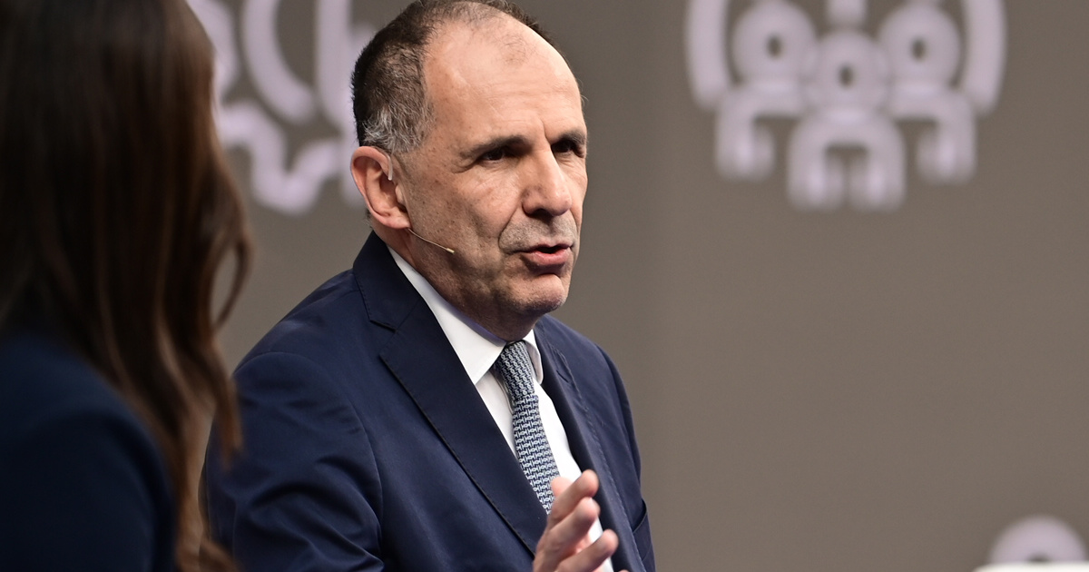 Το νταραβέρι με τους Λίβυους, ο πρώην ΠΑΣΟΚος δίπλα στον Γεραπετρίτη ...