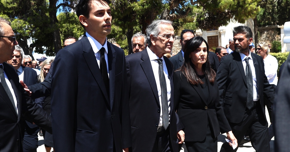 Ράγισε καρδιές ο επικήδειος του Αντώνη Σαμαρά: «Τι να πει ένας πατέρας ...