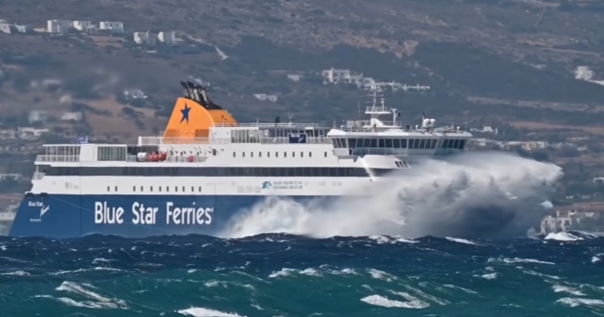 Κόβει την ανάσα: To Blue Star Naxos δίνει μάχη με τα κύματα εν μέσω ...