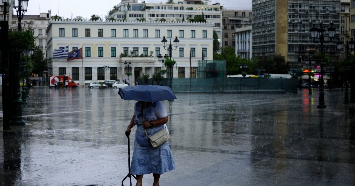 Βρέχει τώρα στην Αθήνα: Πώς θα κινηθεί η κακοκαιρία τις επόμενες ώρες