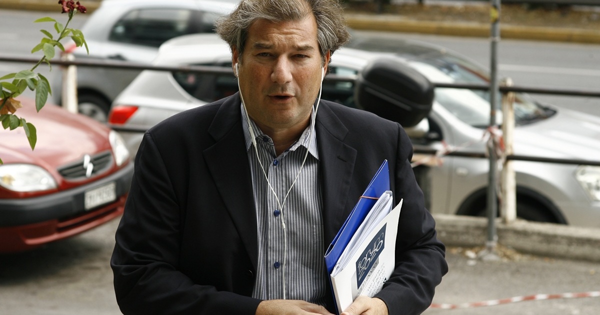 «Ο Νίκος Νικολόπουλος με έφερε σε επαφή με την Καρυστιανού»: Τι απαντά ...