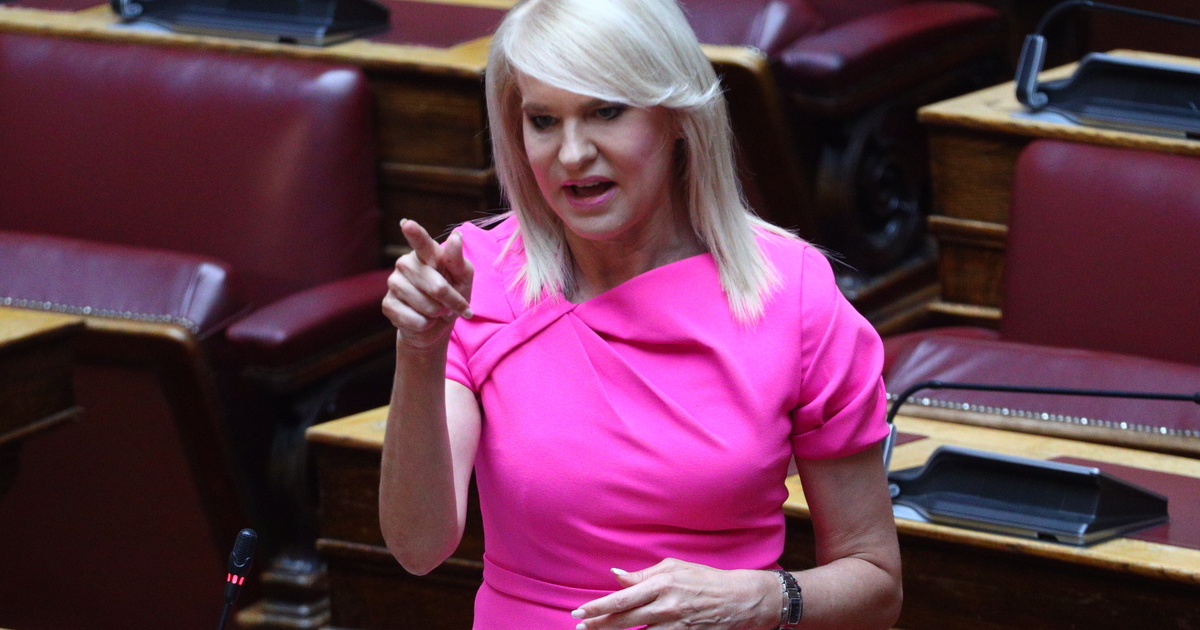 «Karma is a... beast»: Η ατυχής φράση της Τζάκρη για τον εξώστη του Τσίπρα