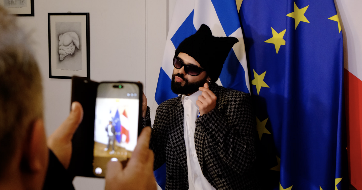 Akylas λίγο πριν τον Α' Ημιτελικό της Eurovision 2026: «Θα δώσω το 100% ...